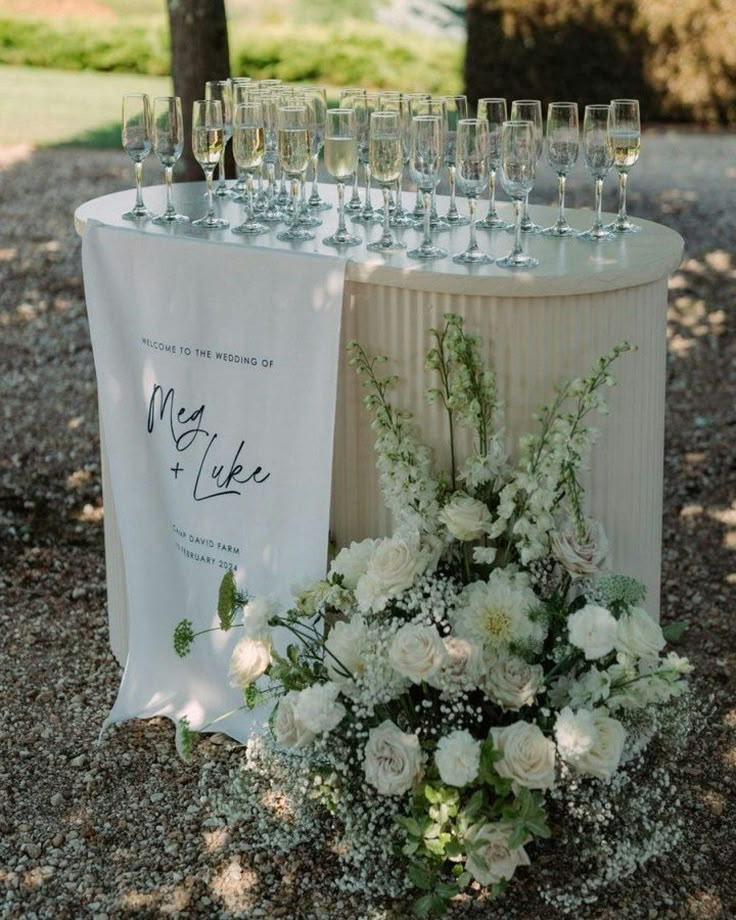 What’s a Wedding Welcome Drink & Should You Have One? – Events With ...